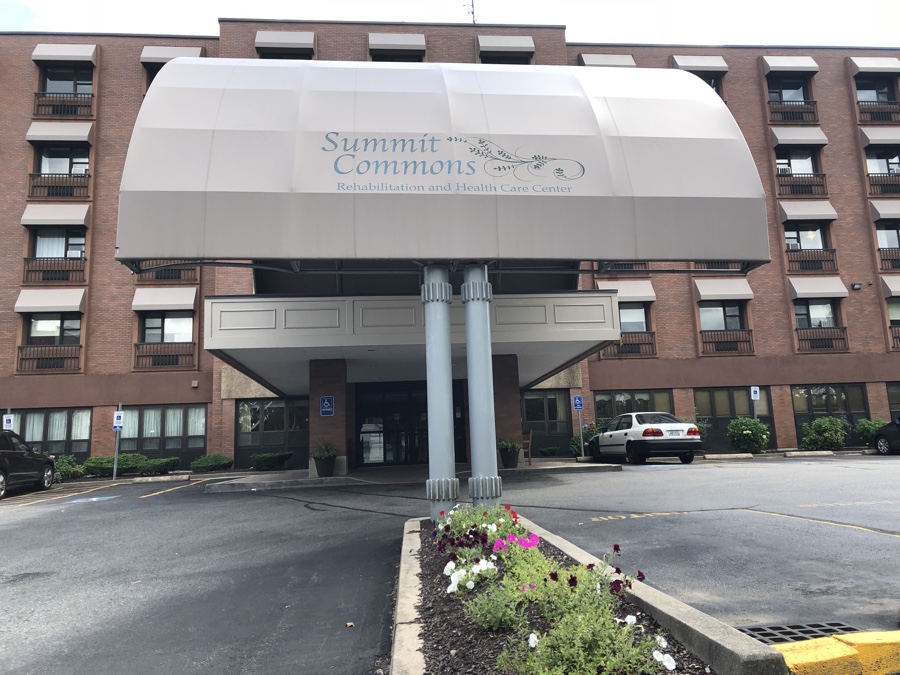 Photo Gallery - Summit Commons Rehabilitation and Health Care Center